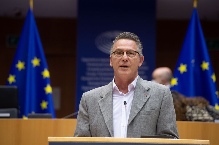 Η Ελλάδα φυλακή της Ευρώπης και με σφραγίδα των Βρυξελλών – Κώστας ...